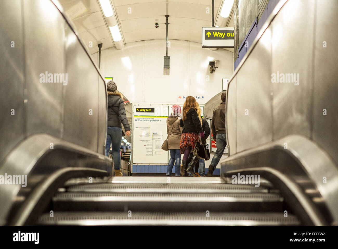 Victoria Tube Station Stock Photos & Victoria Tube Station Stock Images ...