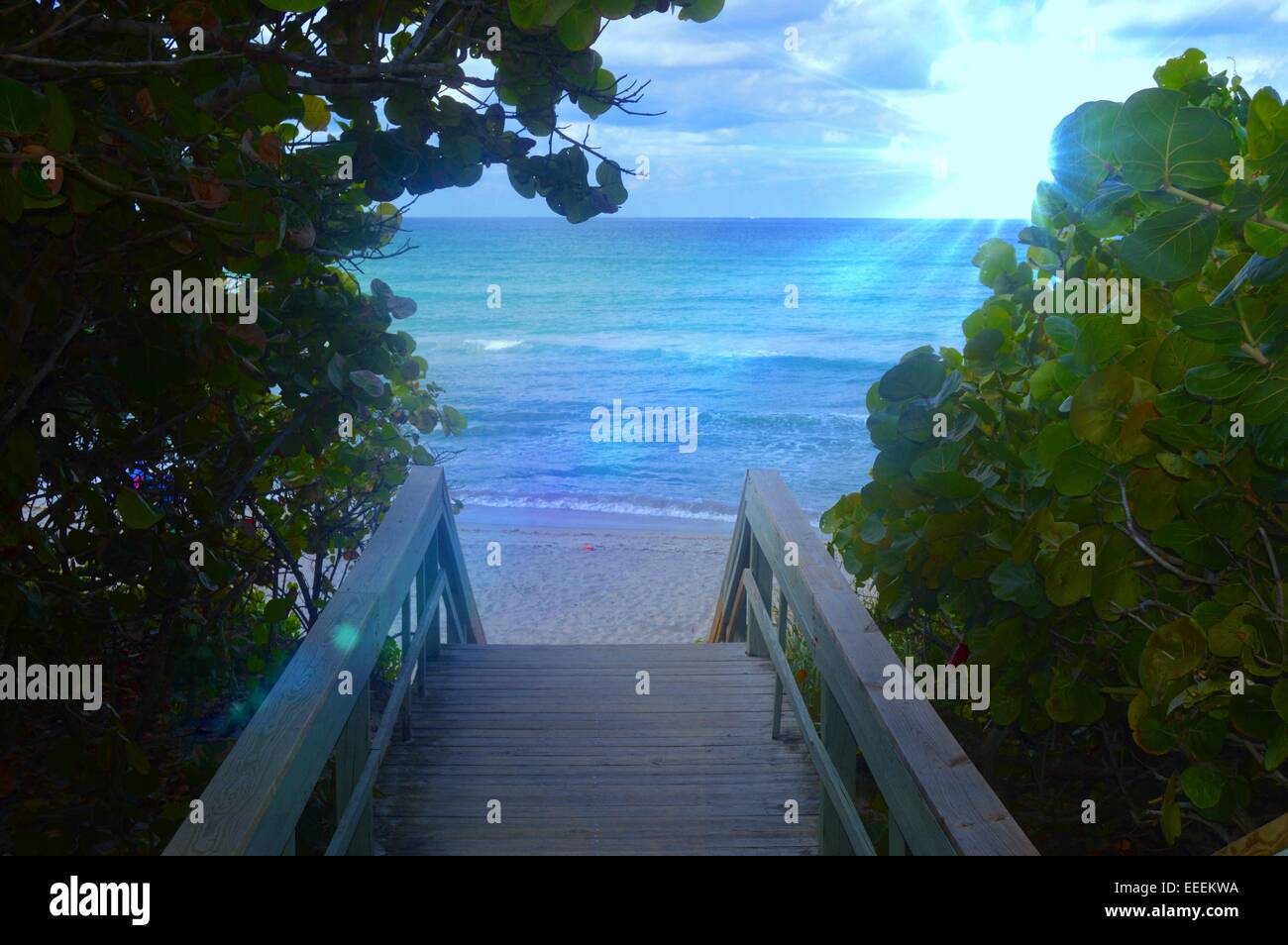 Sunray beach hi-res stock photography and images - Alamy
