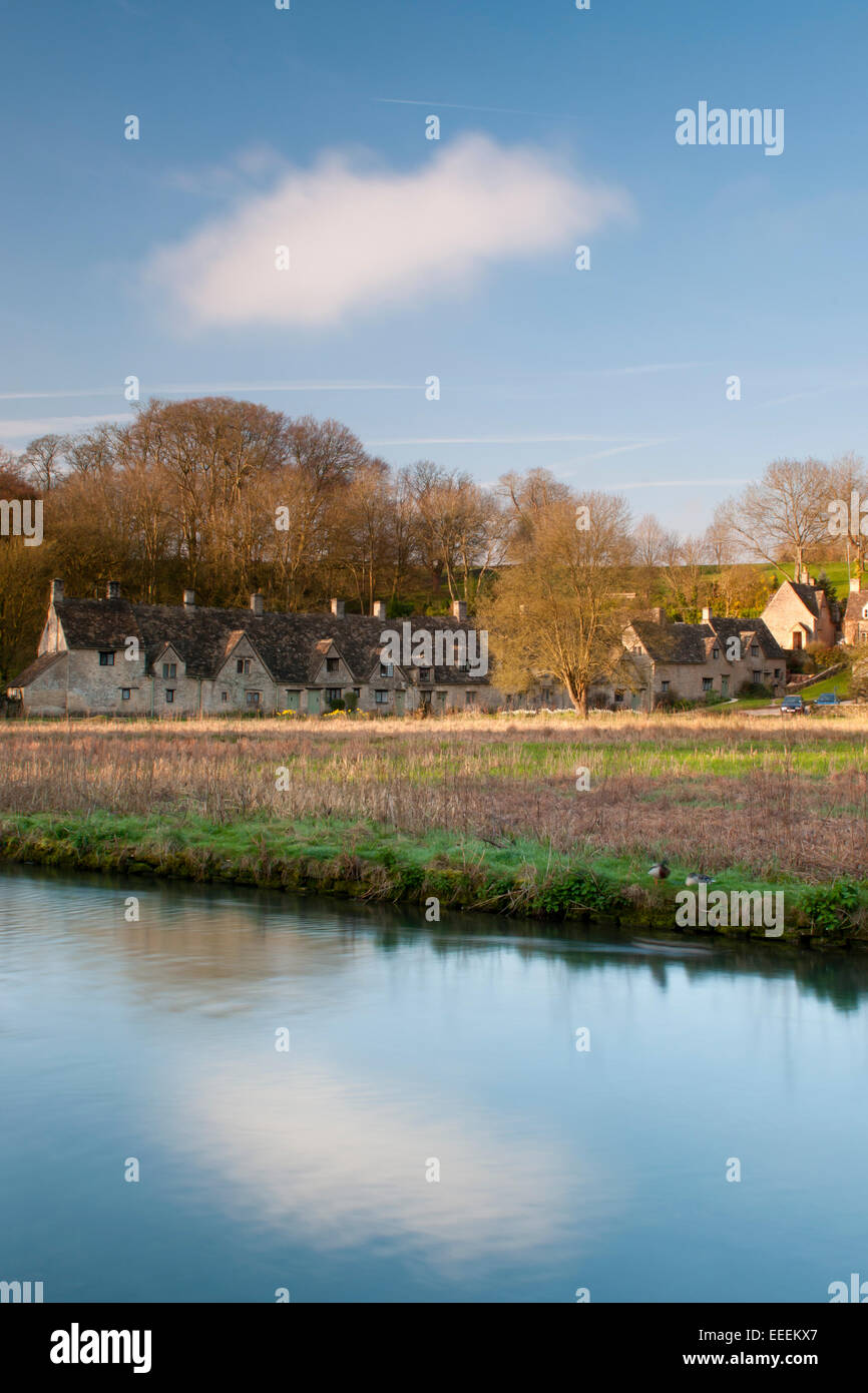 A view of Arlington Row, Bibury in the Cotswolds Stock Photo - Alamy