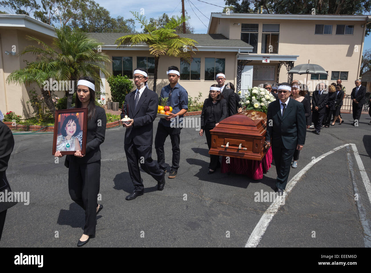 Dead woman and casket hi-res stock photography and images - Alamy