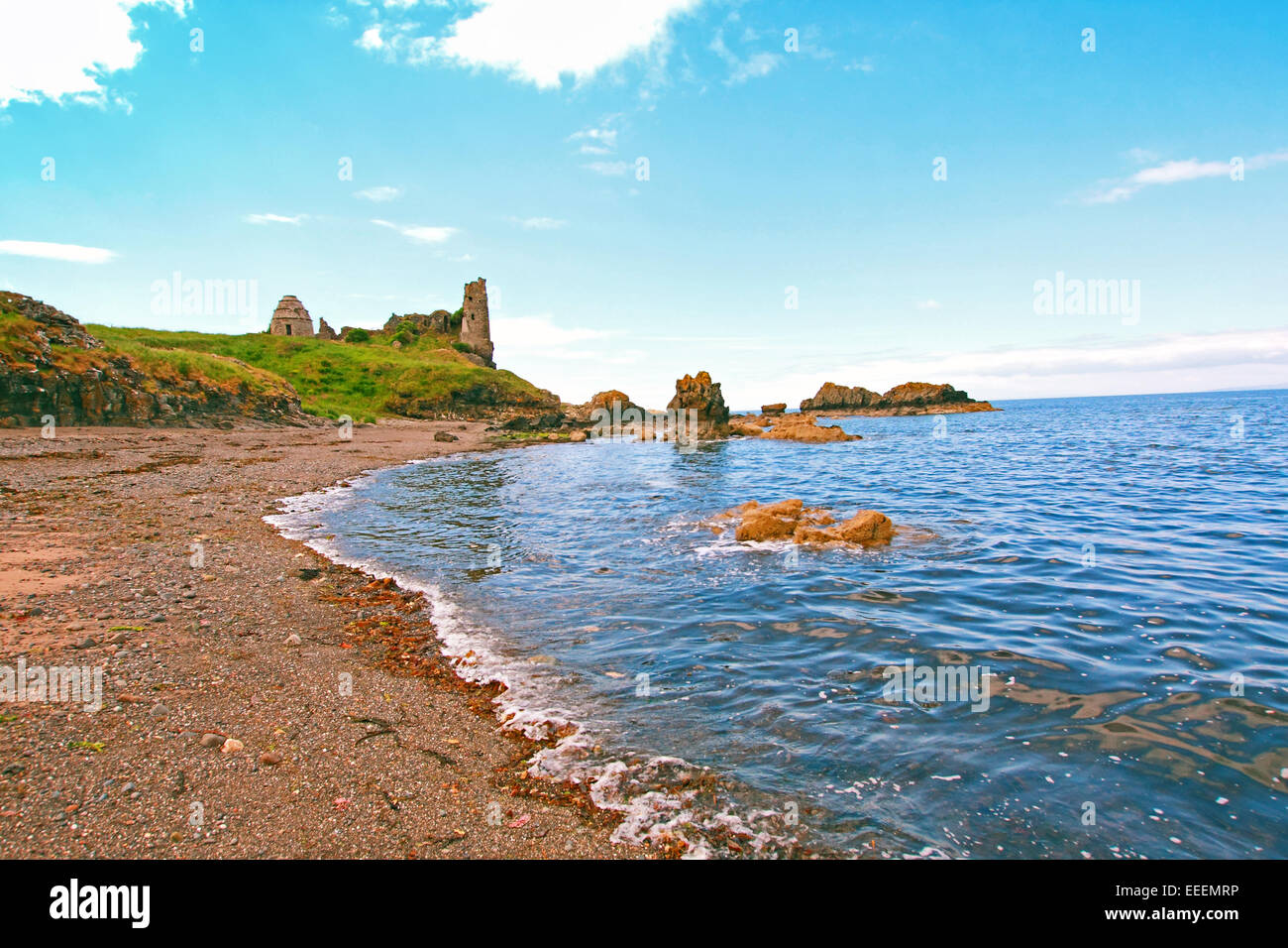 Summer at dunure castle hi-res stock photography and images - Alamy