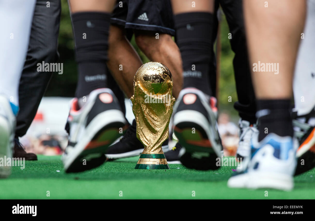 Germany world cup 2014 celebrate hi-res stock photography and images ...