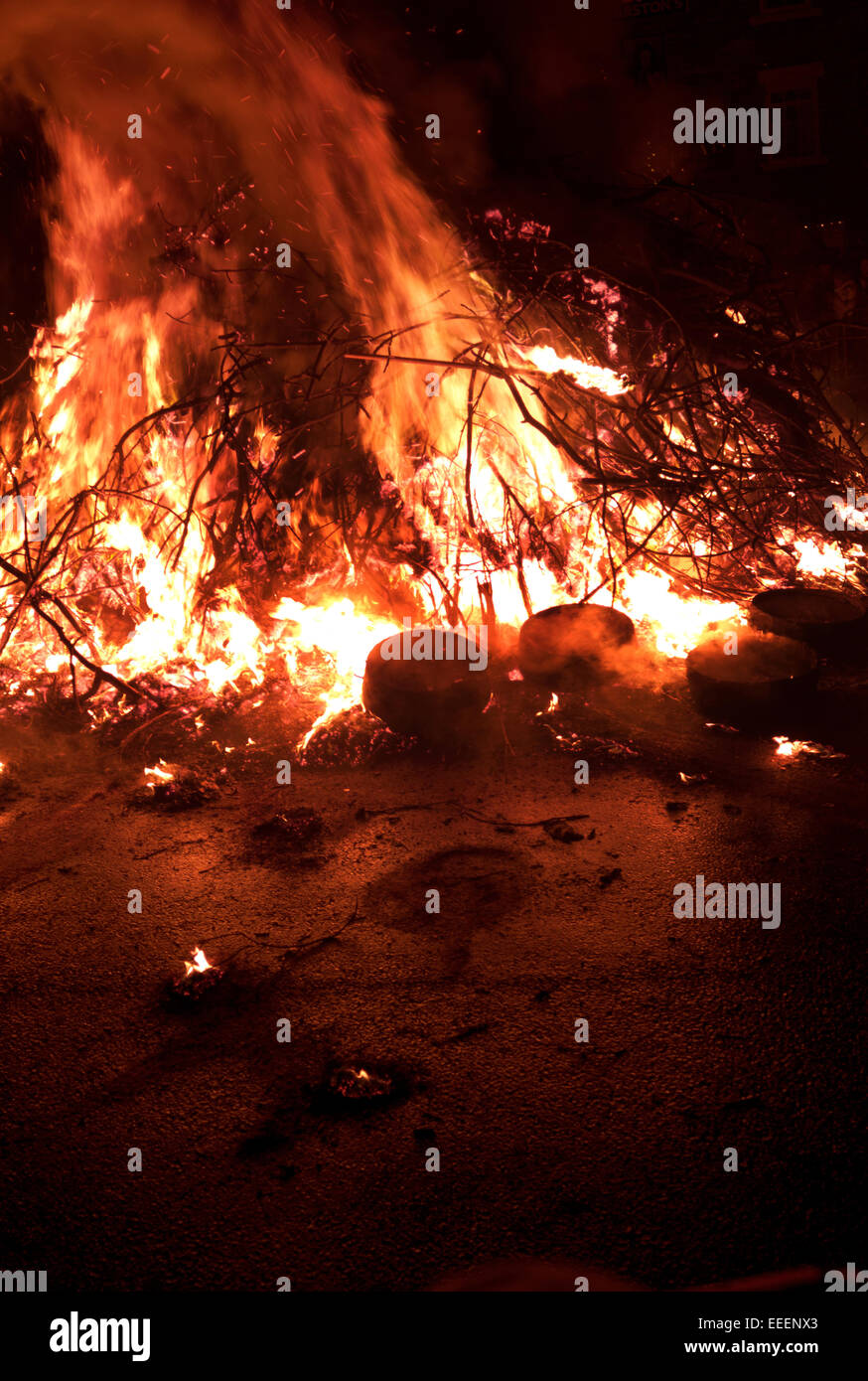 Tar Barrel (Tar Bar'l) new year celebrations in Allendale ...