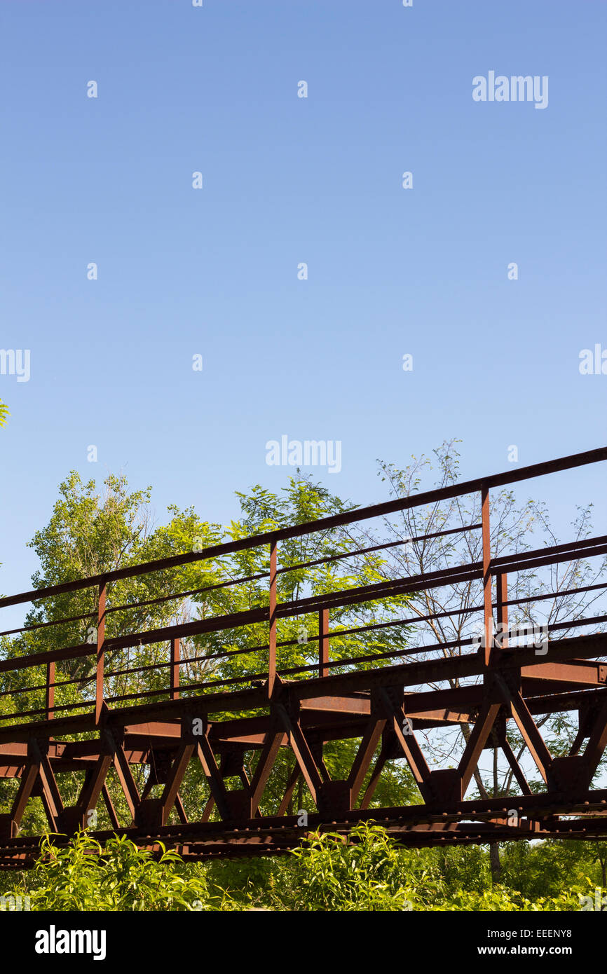 Bridge footpath hi-res stock photography and images - Alamy