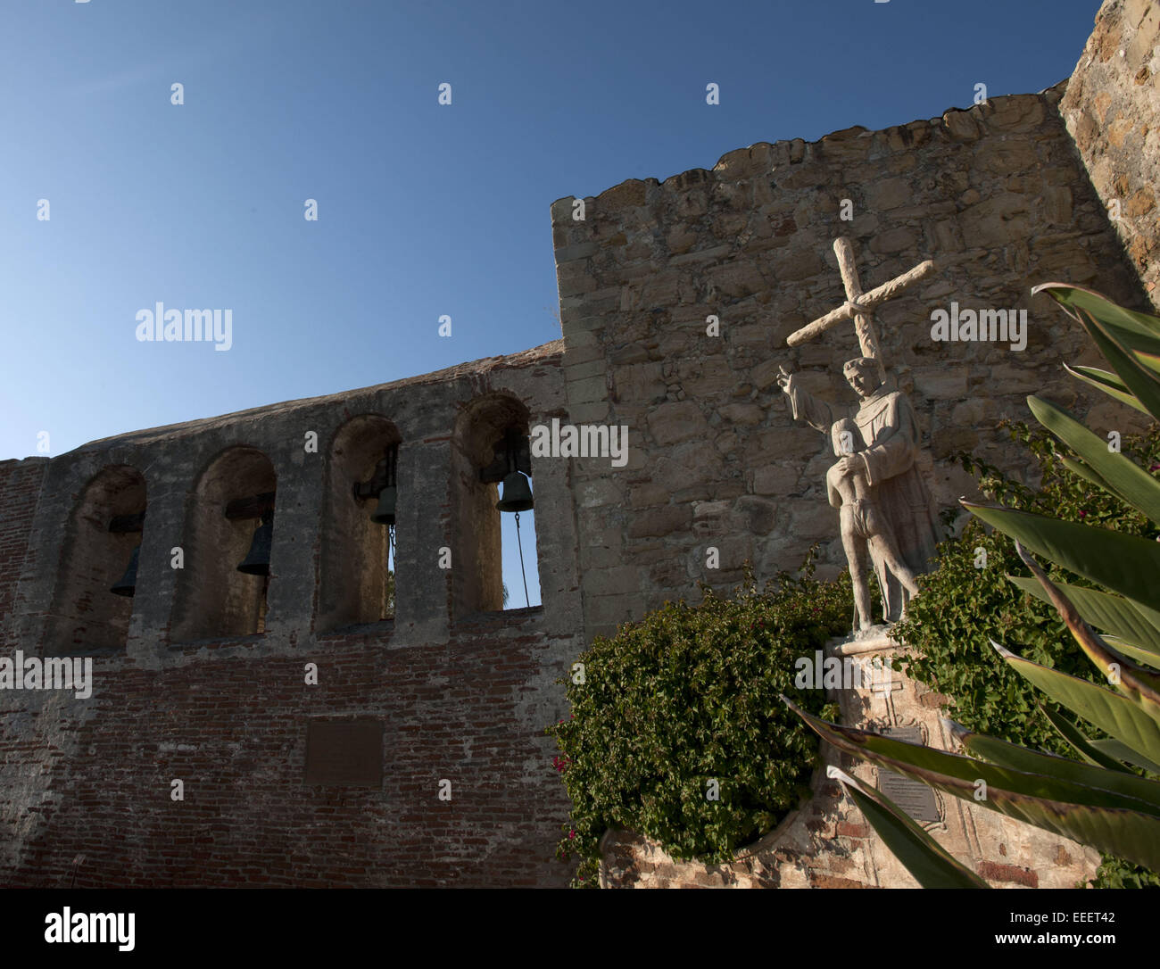 Statue of the fray junipero serra hi-res stock photography and images ...