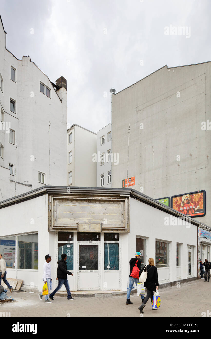 Hamburg, Germany, passers-by on the stone dam Stock Photo - Alamy