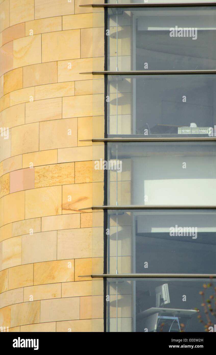 Modern offices at Atlantic Quay in Glasgow, Scotland Stock Photo - Alamy