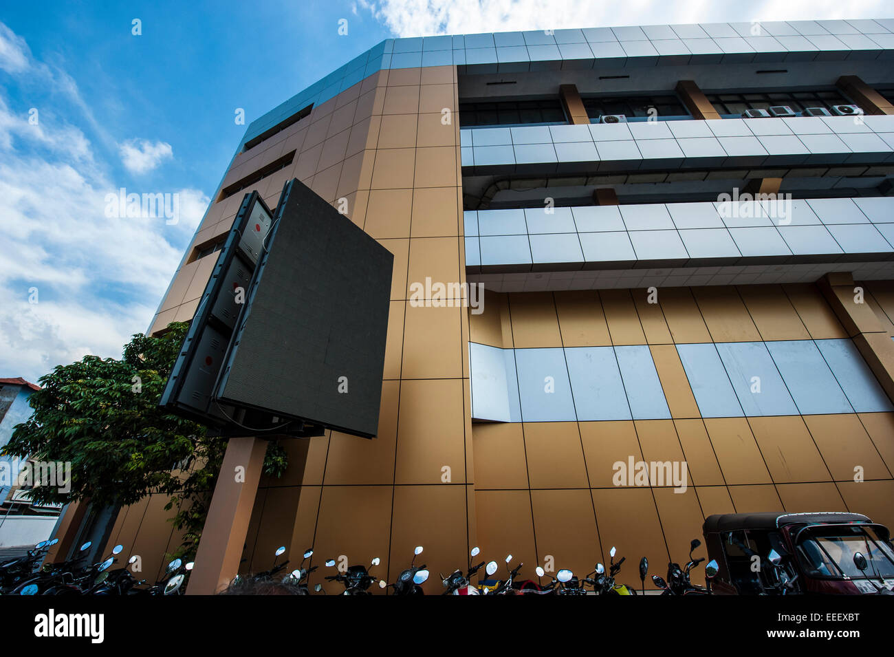A modern office building in downtown Colombo, Sri Lanka Stock Photo - Alamy