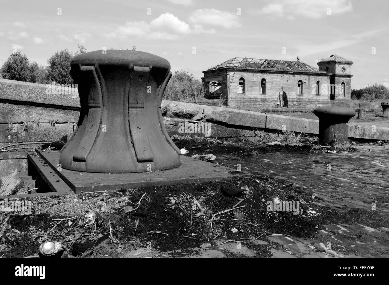 Capstan at Govan Graving Docks in Glasgow, Scotland Stock Photo - Alamy