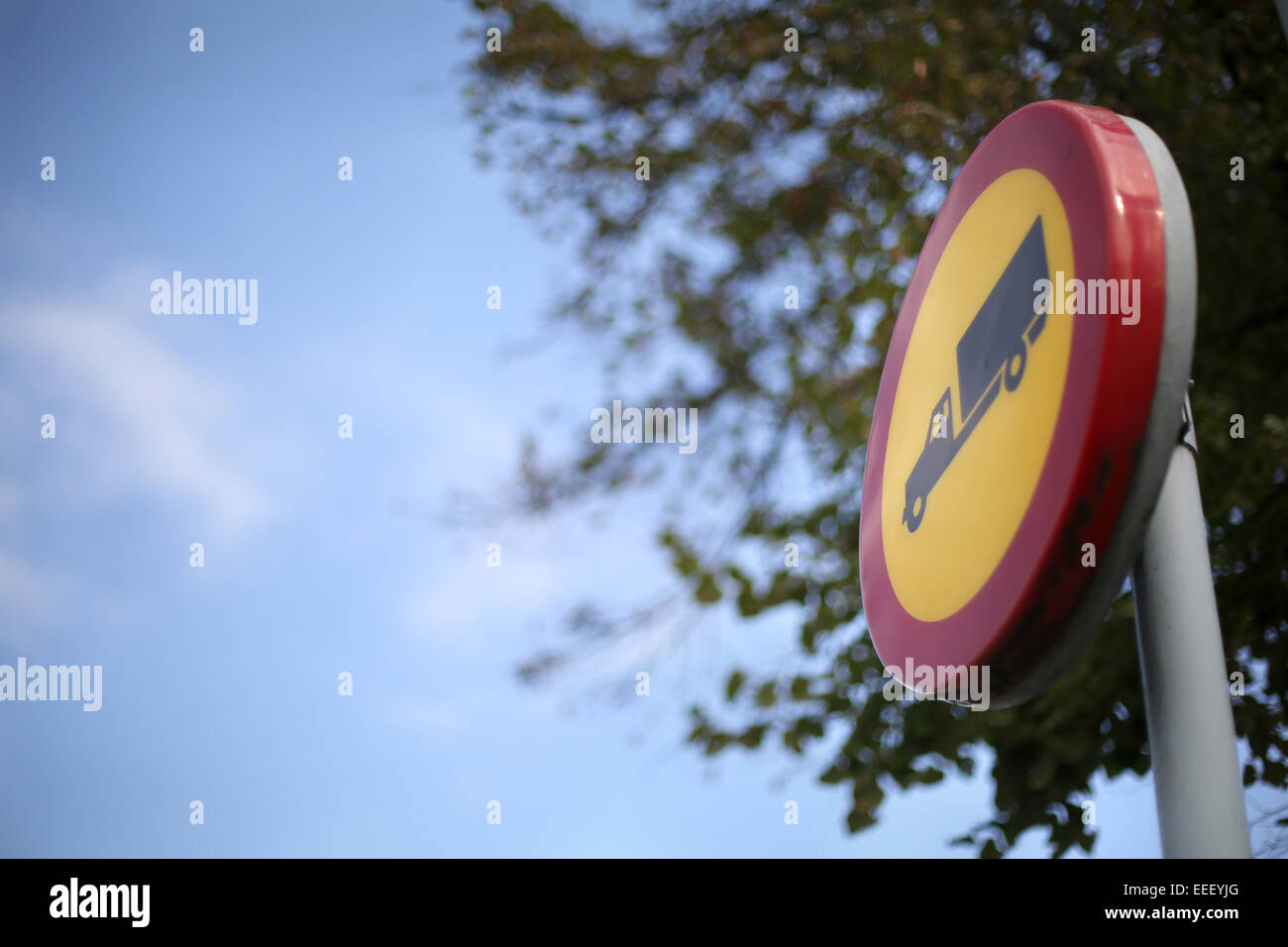 Prohibited lorry road sign hi-res stock photography and images - Alamy