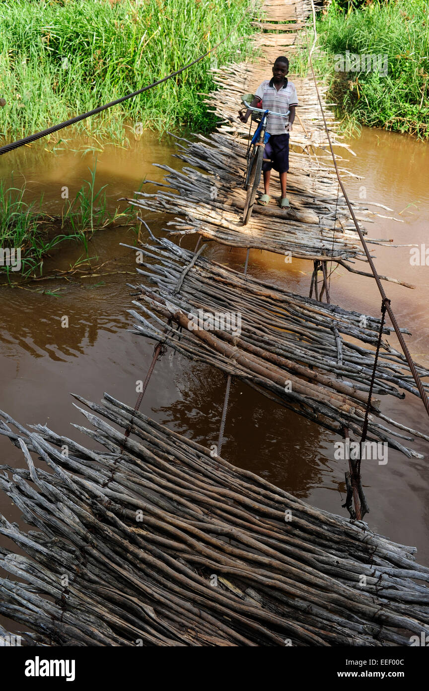 TANZANIA, Korogwe, hanging bridge in Kwalukonge / TANSANIA, Korogwe ...