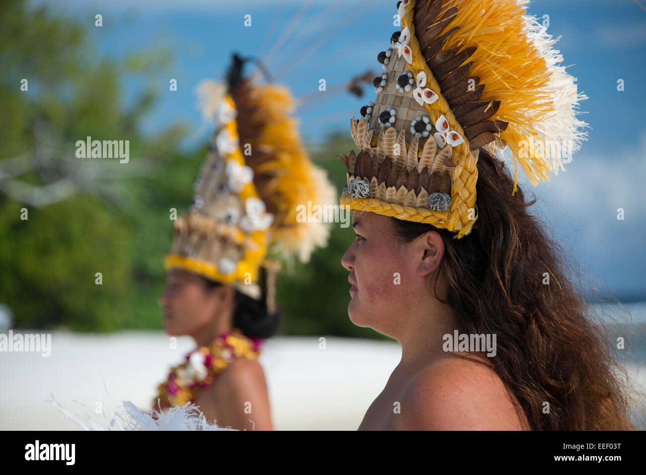 Polynesian women hi-res stock photography and images - Alamy