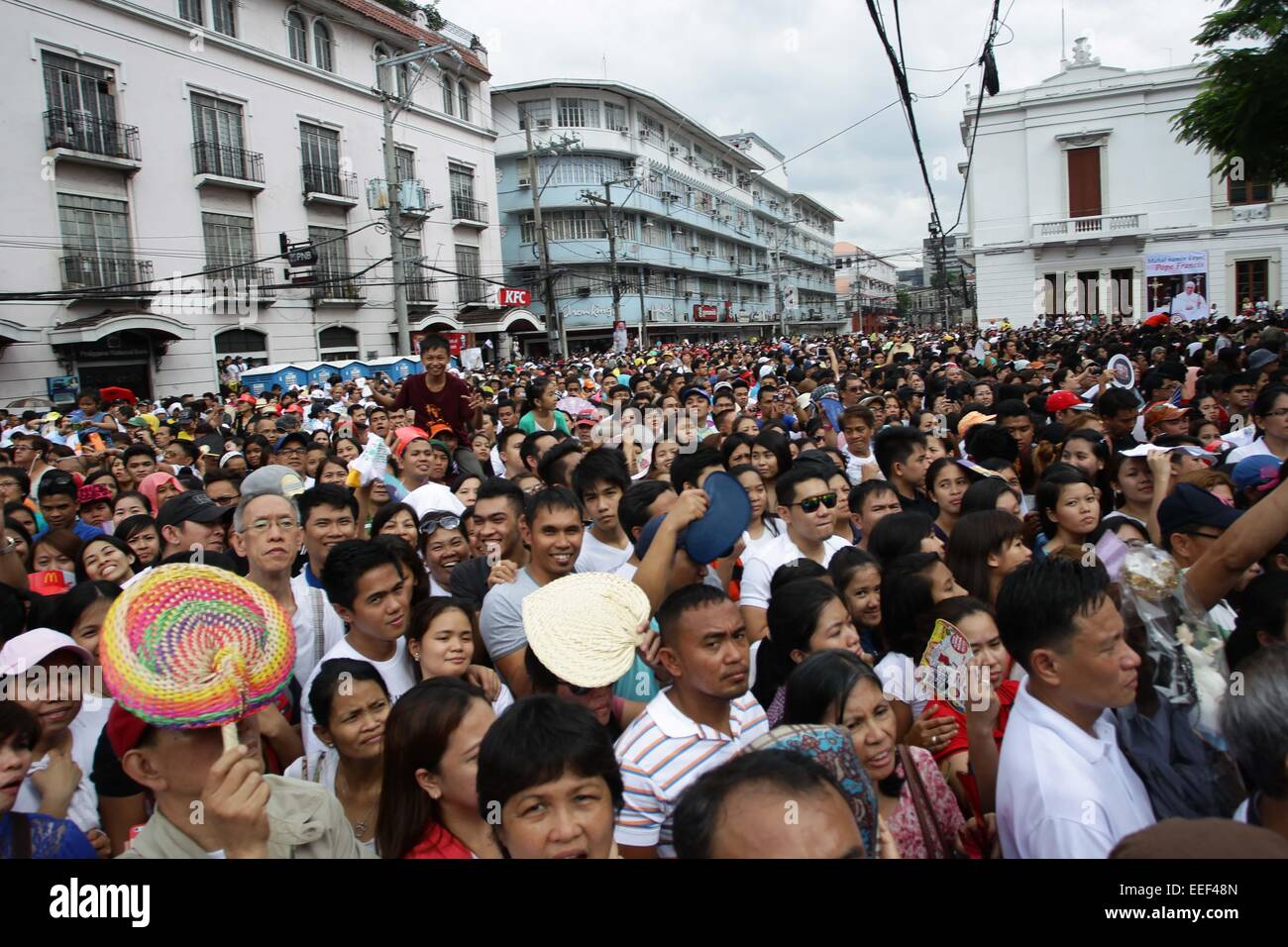Manila, Philippines. 16th Jan, 2015. The crowd waits for Pope Francis ...
