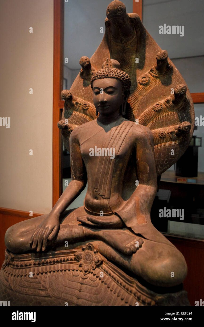 Buddha sheltered hi-res stock photography and images - Alamy