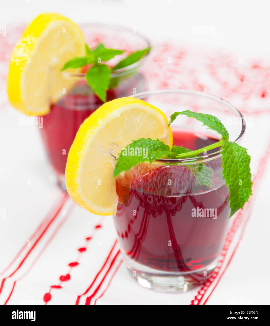 Cool drinks glasses hi-res stock photography and images - Alamy