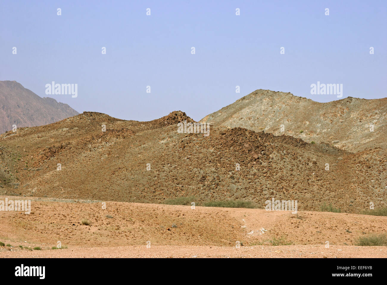 Oman Arabische Halbinsel Naher Osten Sultanat Steinwueste Berge nahe ...