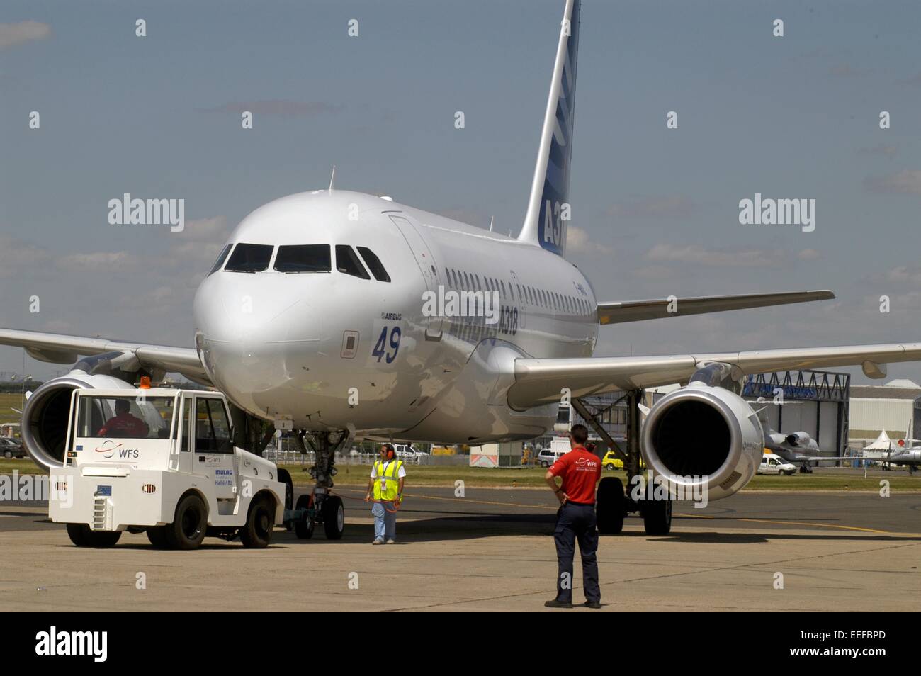 Airbus A 318 airliner Stock Photo - Alamy