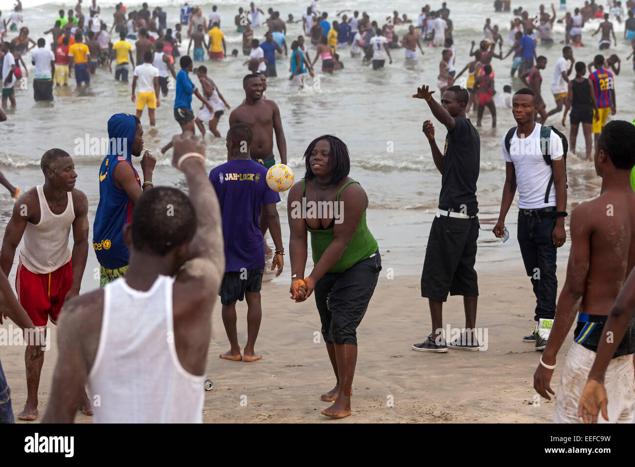 Crowds on Labadi beach, Accra, Ghana, Africa Stock Photo - Alamy