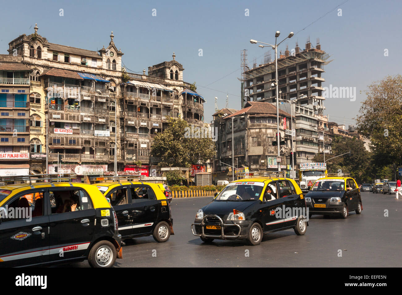Traffic at a Mumbai intersection, India Stock Photo - Alamy
