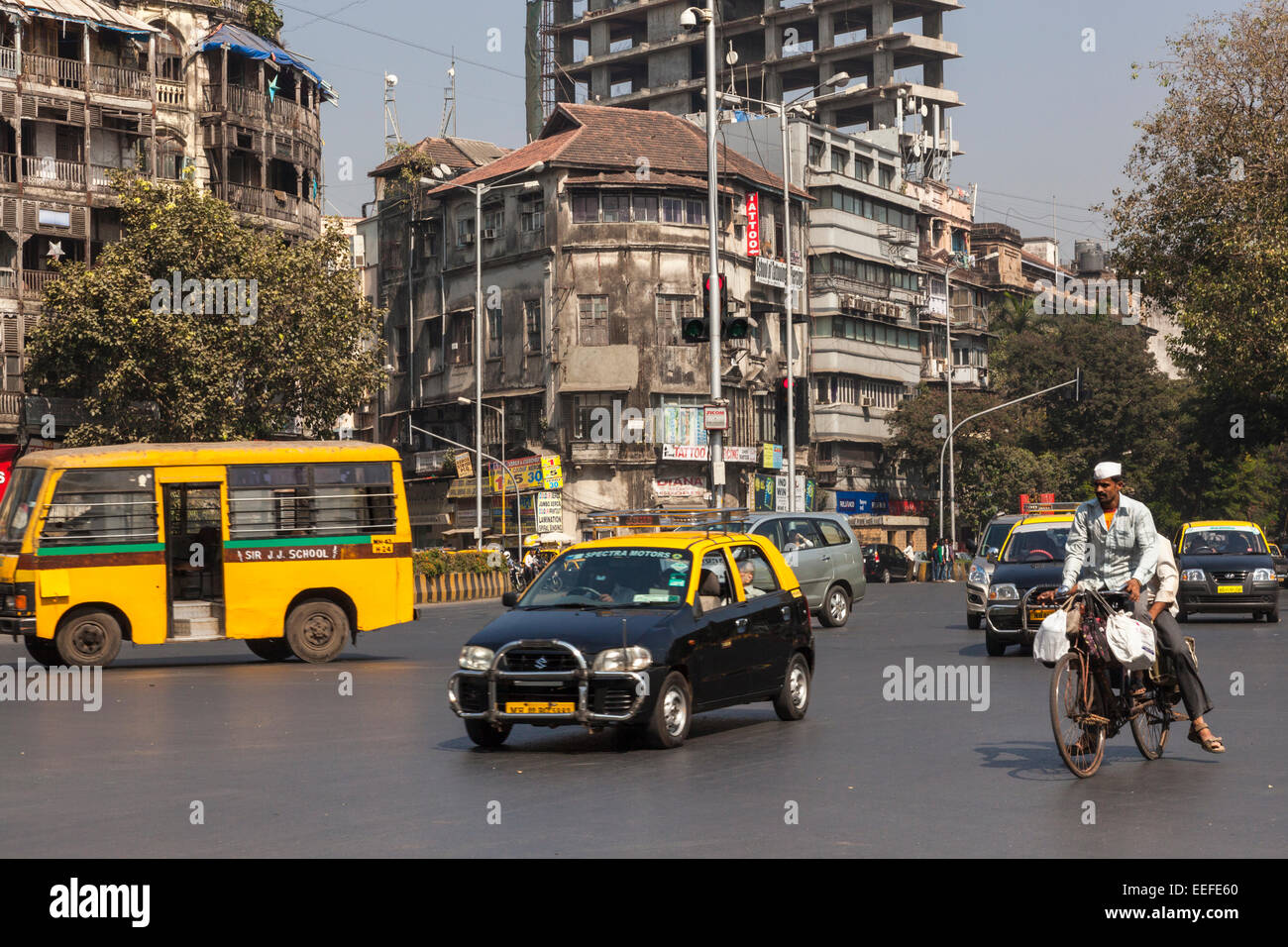 Traffic at a Mumbai intersection, India Stock Photo - Alamy