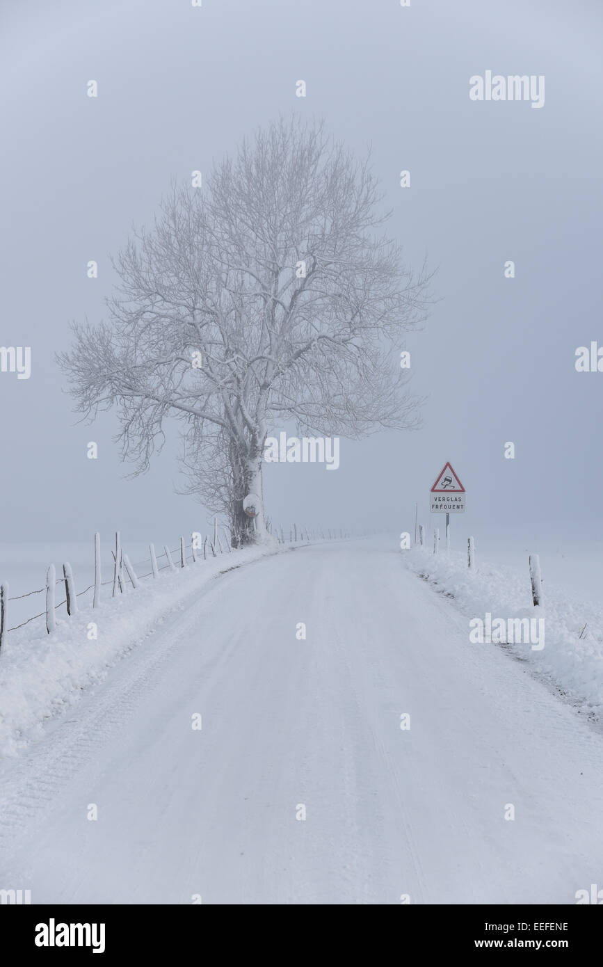 road in the snowy countryside Stock Photo - Alamy