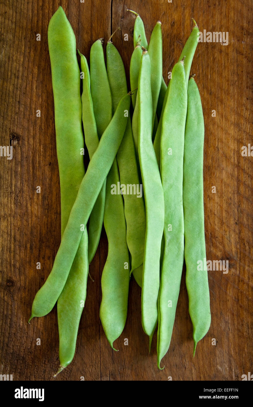 Raw broad beans hi-res stock photography and images - Alamy