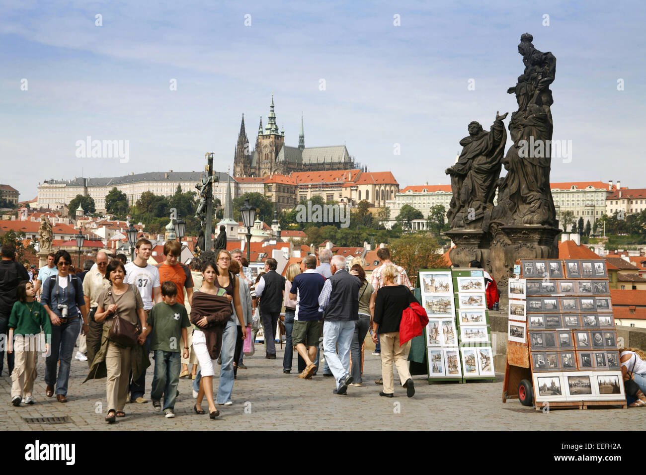 Tschechische Republik, Prag, Karlsbruecke, Karlsbrücke, Touristen, St ...