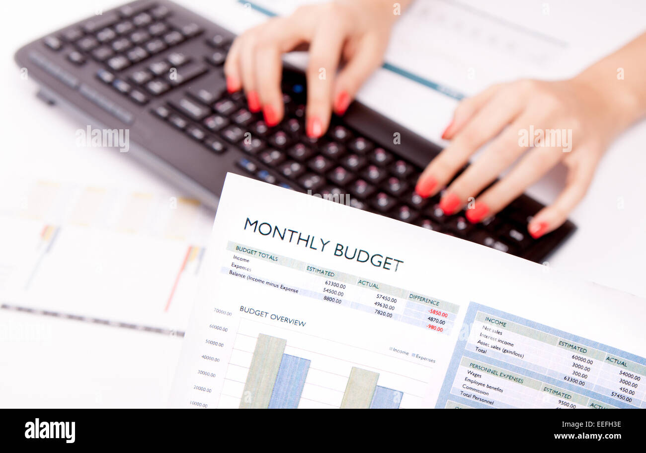 Keyboard on office desk used by a businesswoman Stock Photo - Alamy
