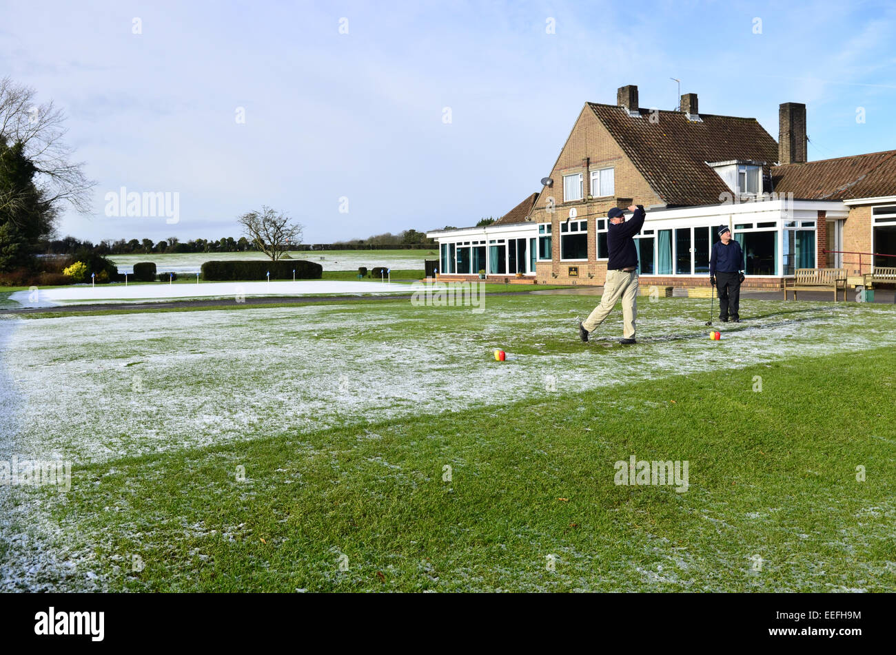 Bristol, UK. 17th Jan, 2015. UK weather. members of Long Ashton Golf ...