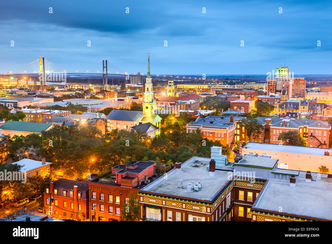 Savannah, Georgia, USA downtown skyline at night Stock Photo - Alamy