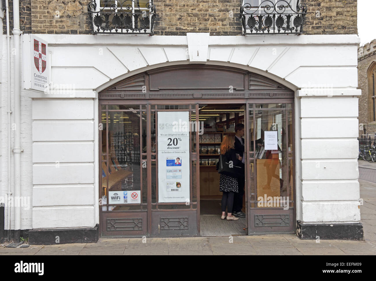 Cambridge university press bookshop hi-res stock photography and images ...