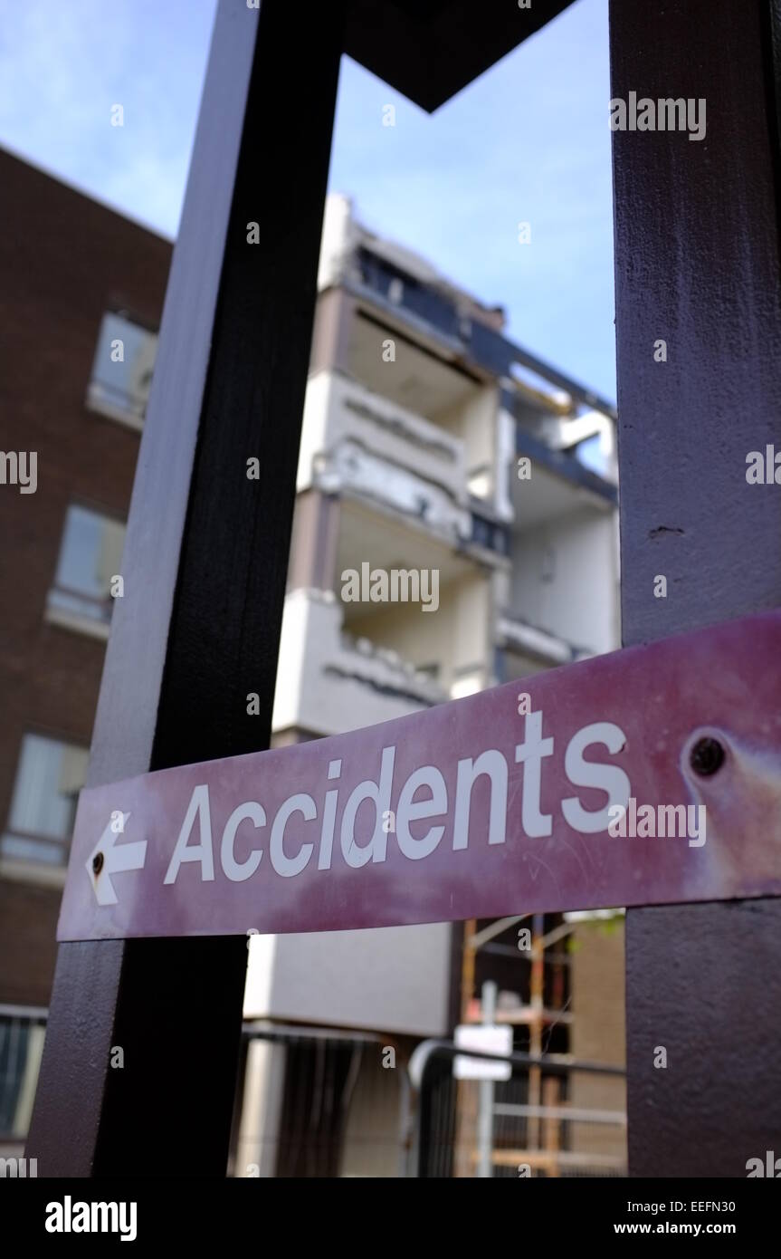 Accident And Emergency Sign Stock Photos & Accident And Emergency Sign ...
