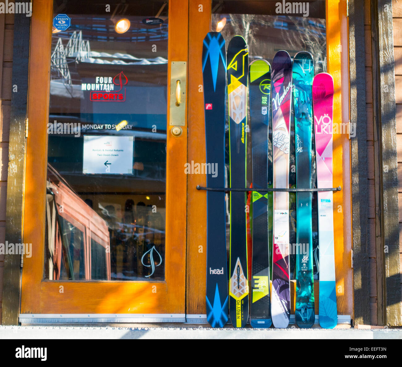Ski display hi-res stock photography and images - Alamy