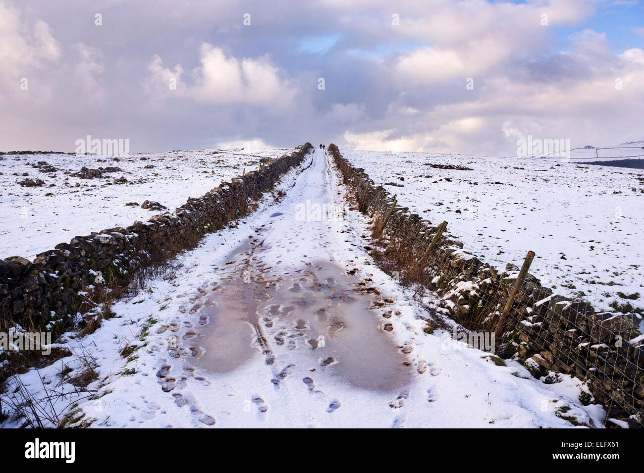Clapham, North Yorkshire, UK. 17th Jan, 2015. Walkers brave the icy ...