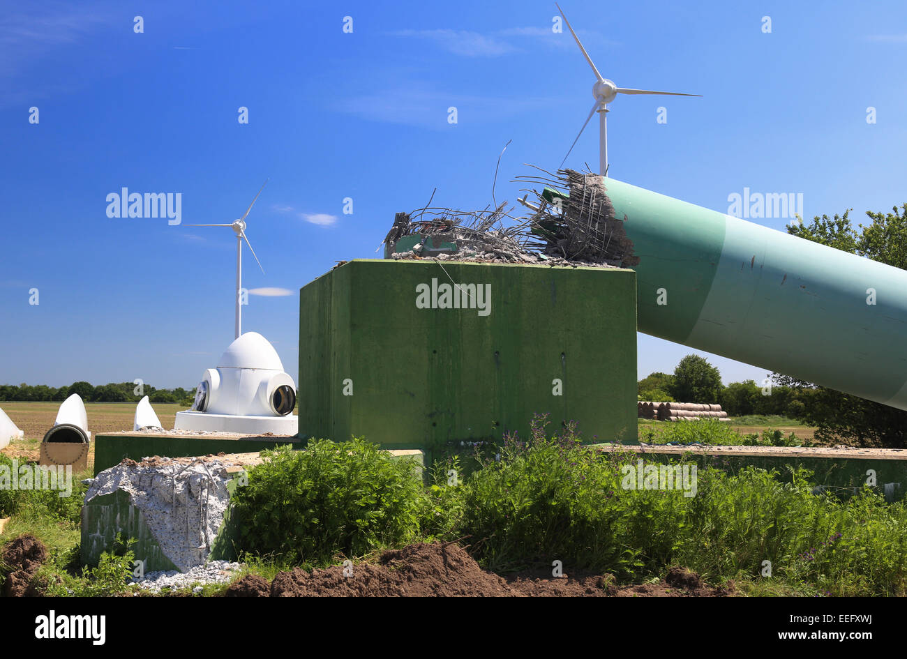Broken wind turbine hi-res stock photography and images - Alamy