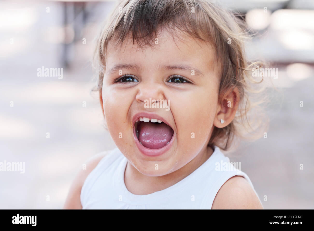 Screaming baby hi-res stock photography and images - Alamy