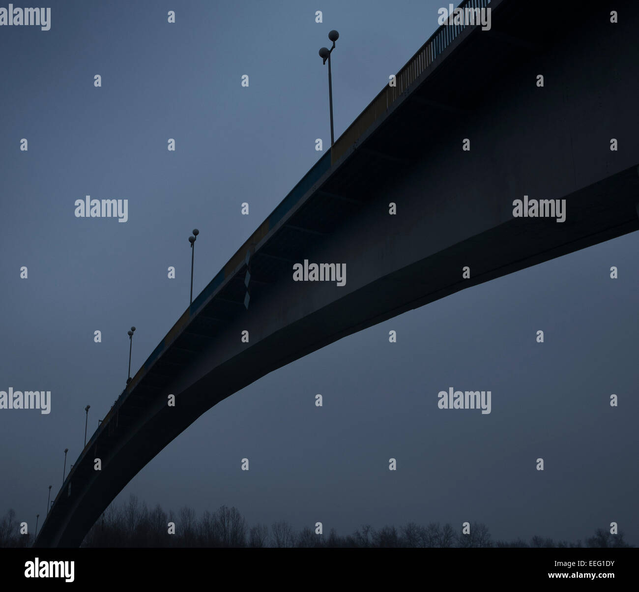 Bridge upward view hi-res stock photography and images - Alamy