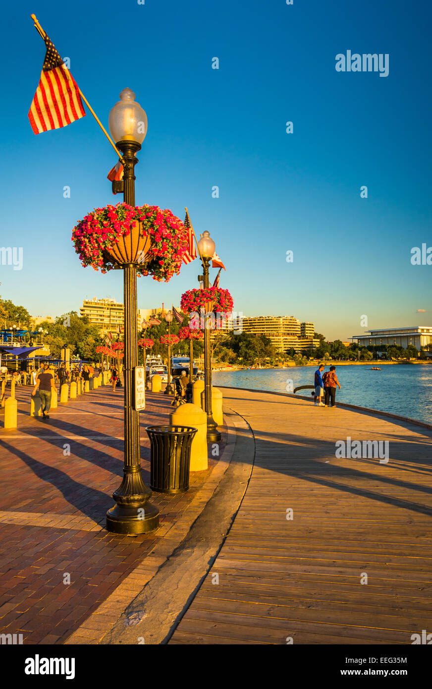 Path along the Potomac River in Georgetown, Washington, DC Stock Photo ...