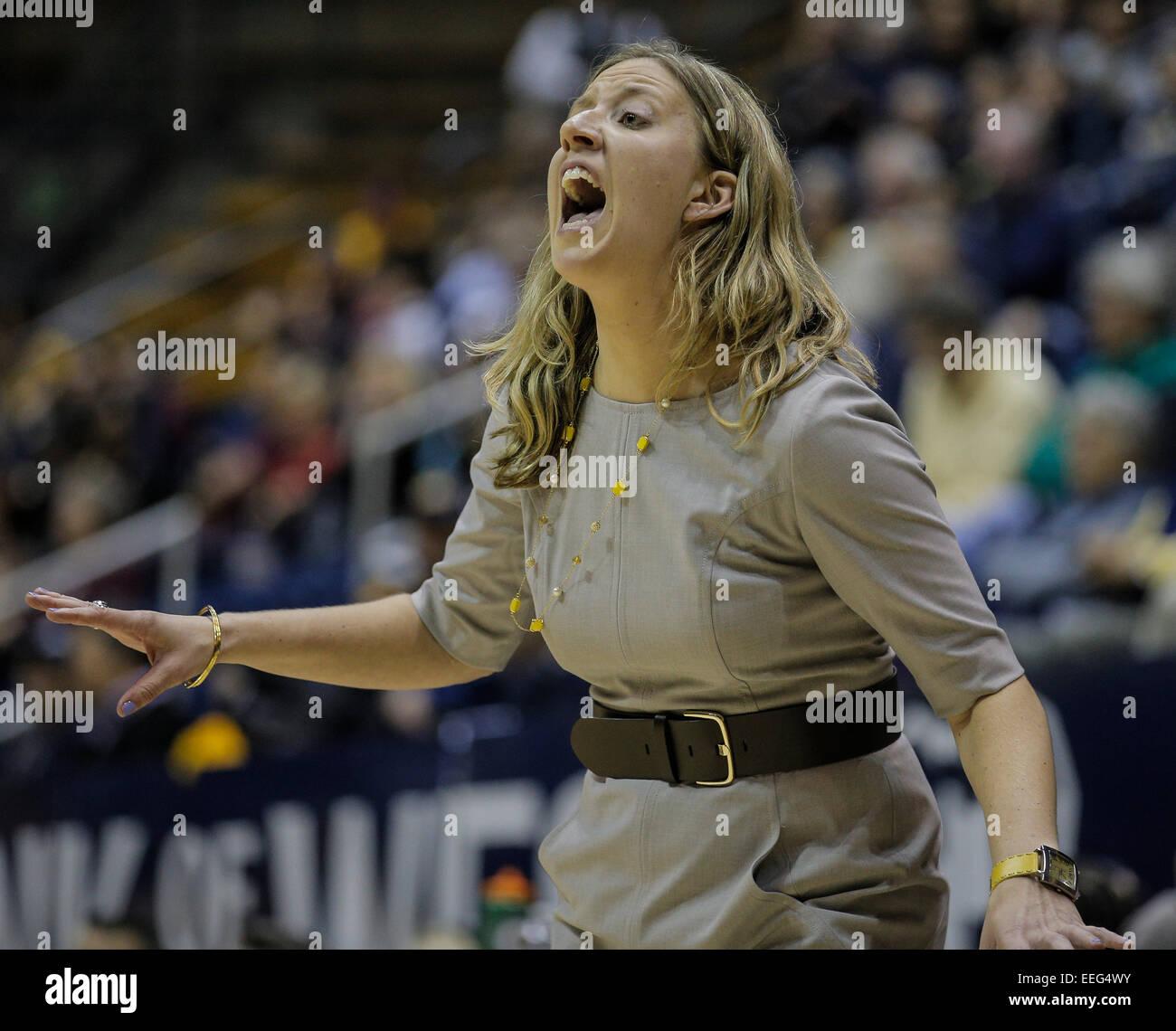 Berkeley USA CA. 16th Jan, 2015. California Head Coach Lindsay Gottlieb ...