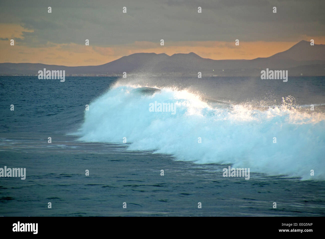 Schaumkronen hi-res stock photography and images - Alamy