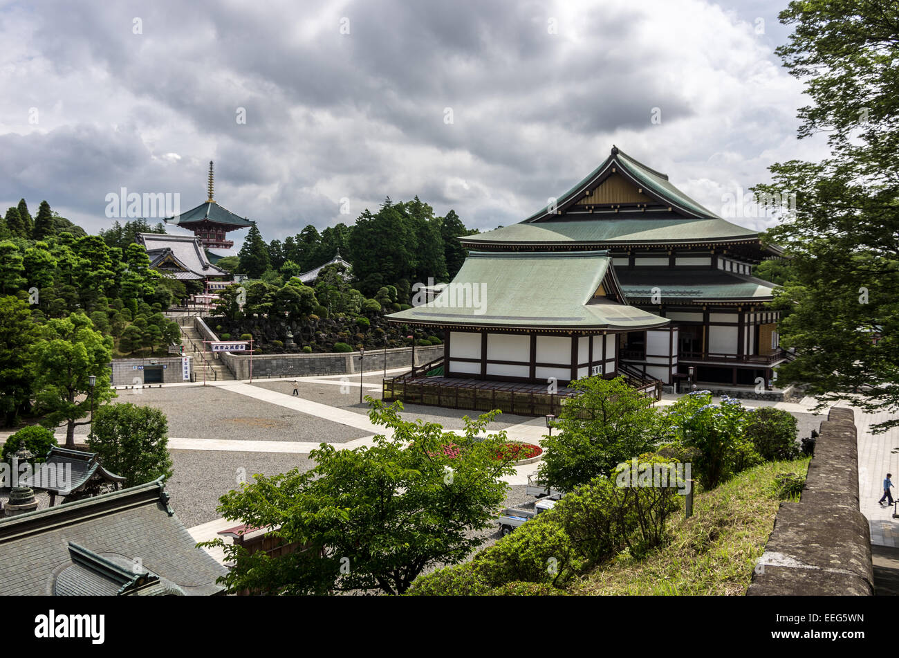 A view of the grounds at Narita Temple in Japan Stock Photo - Alamy