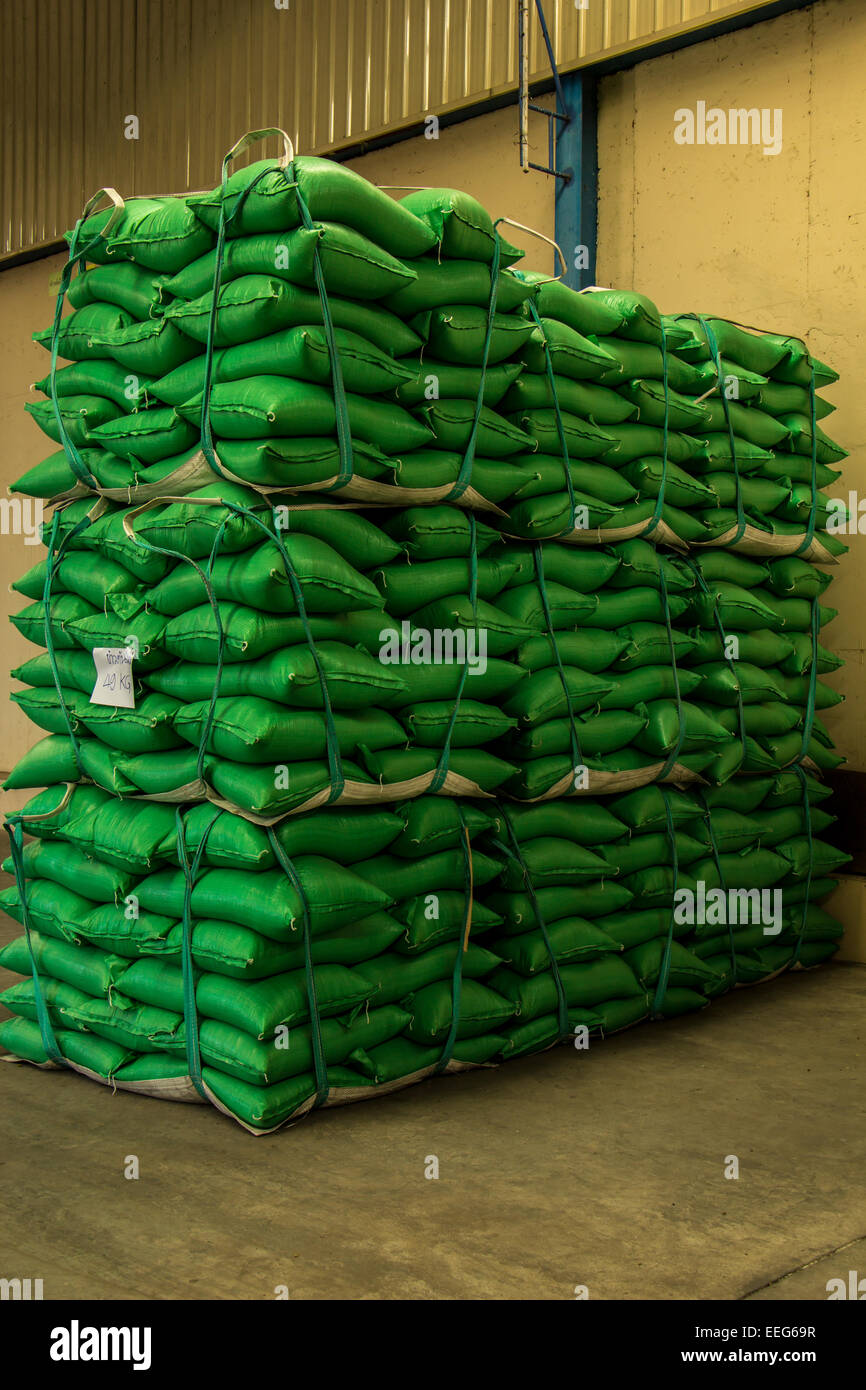 Sandbag barricade hi-res stock photography and images - Alamy