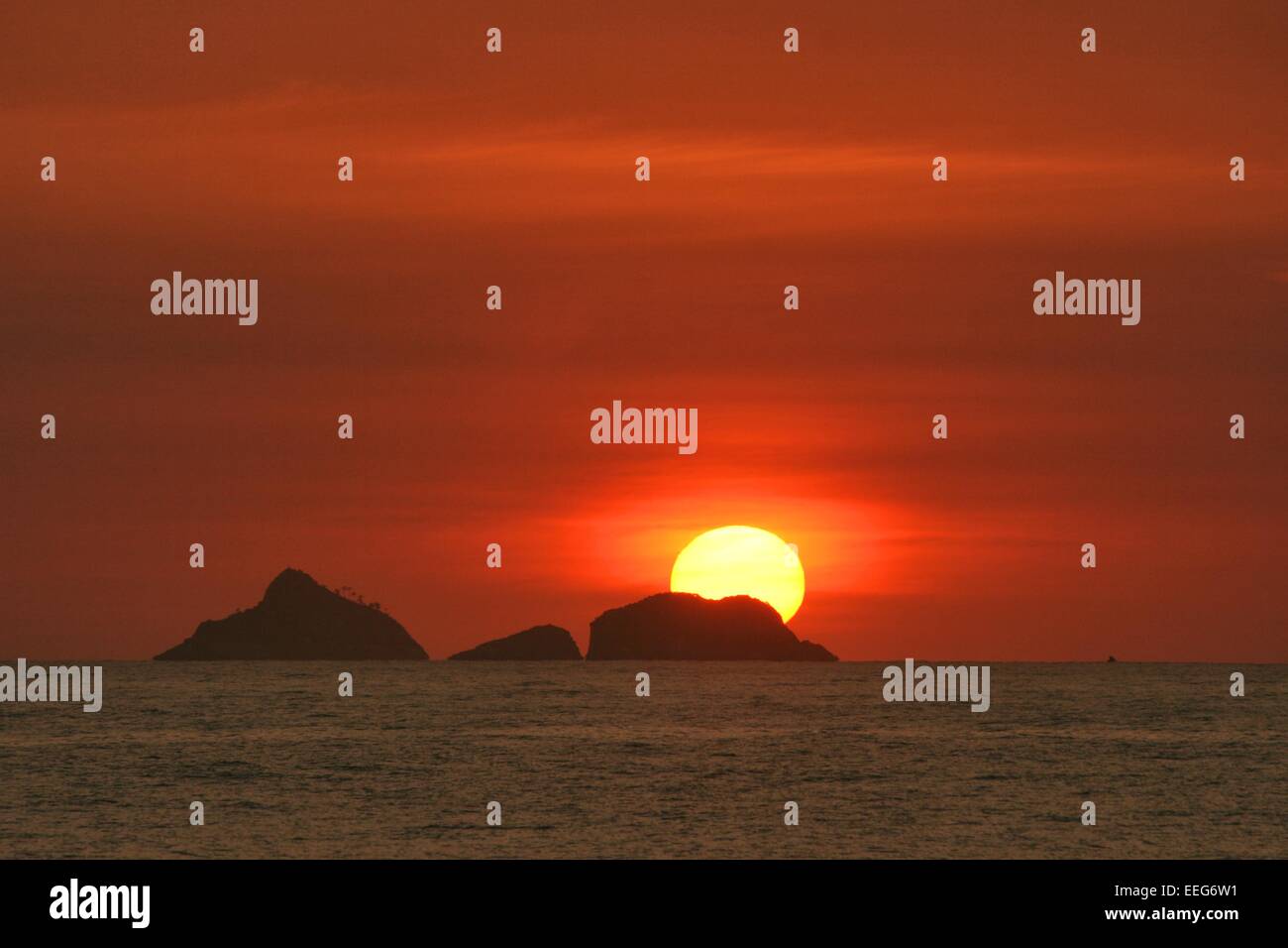 Rio de Janeiro, Brazil, 16th January 2015. Sunset in Rio: seen from ...