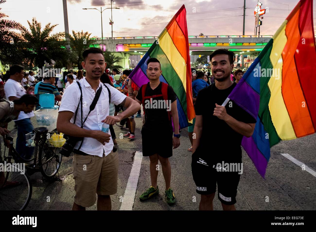 Manila, Philippines, 16th Jan, 2015. Members of the LGBT show their ...