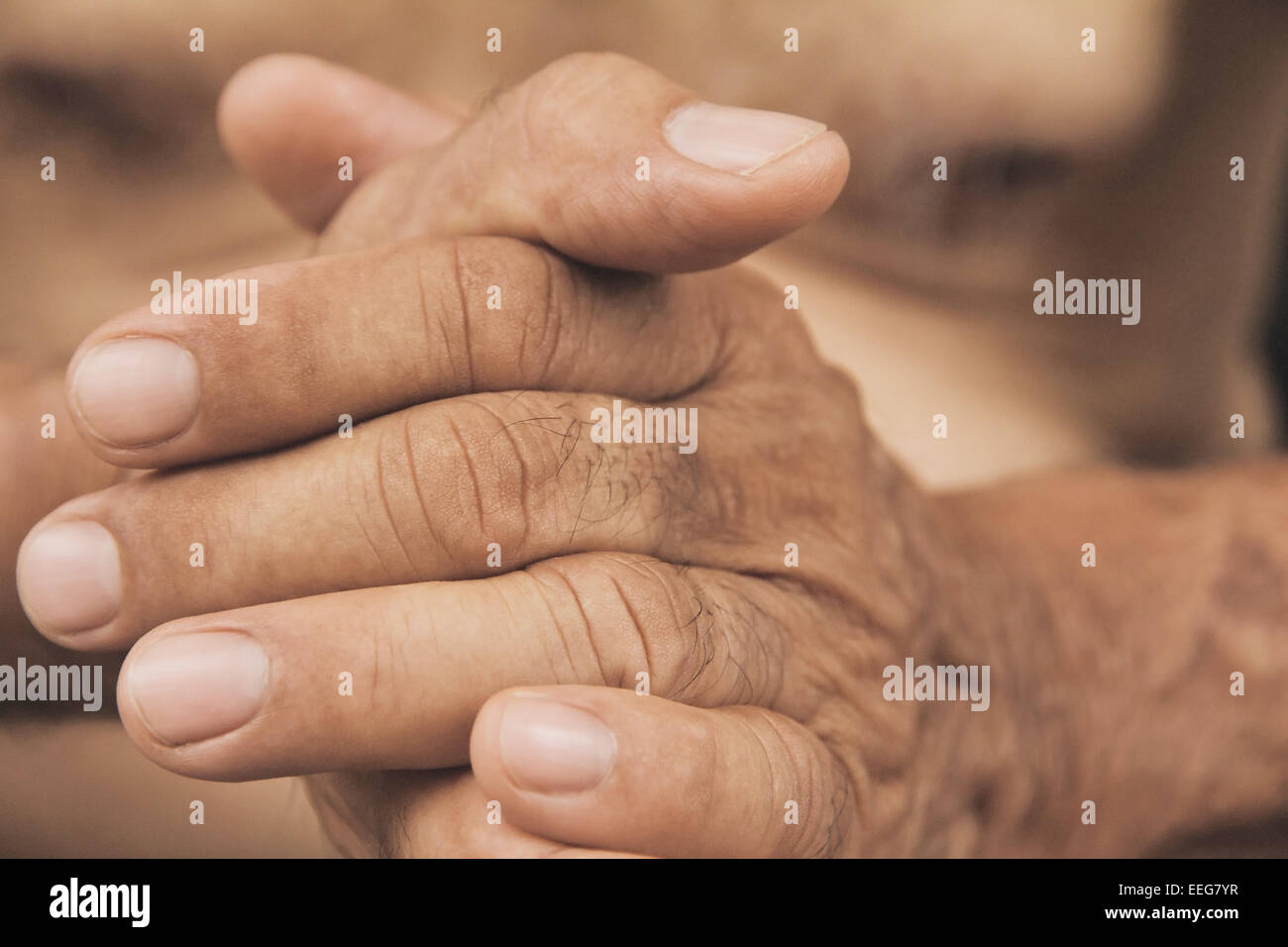 old man hand Stock Photo - Alamy