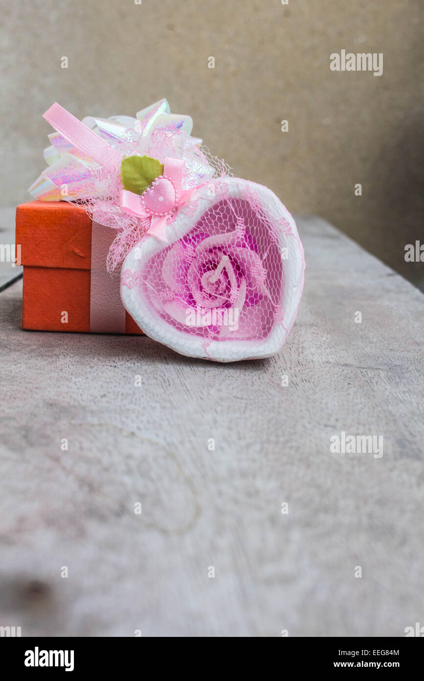 Gifts with a heart hi-res stock photography and images - Alamy