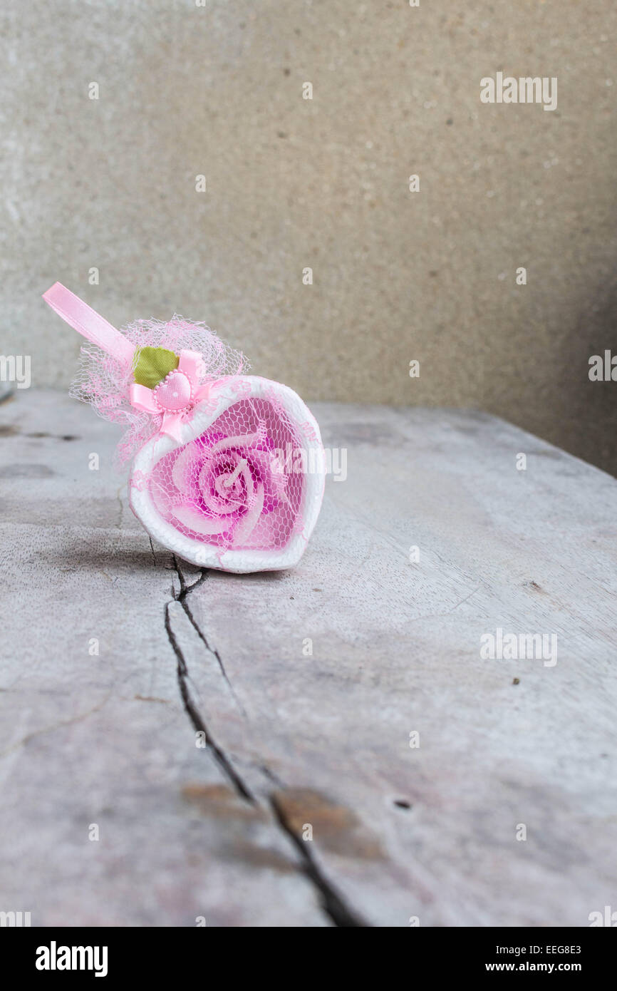 Souvenirs pink instead of love Stock Photo - Alamy