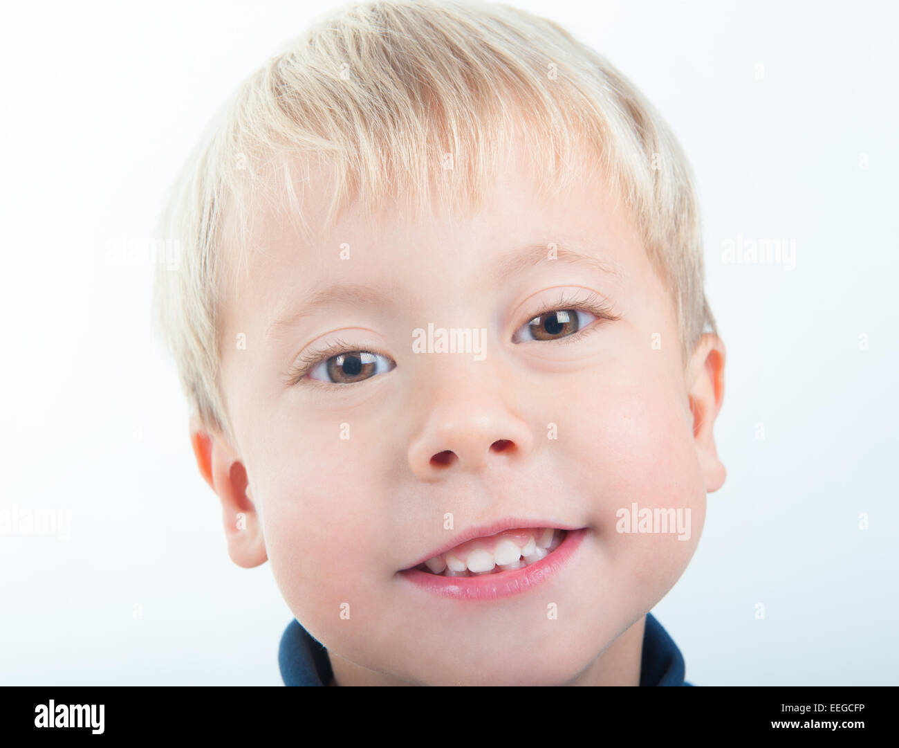 Portrait of cute boy Stock Photo - Alamy
