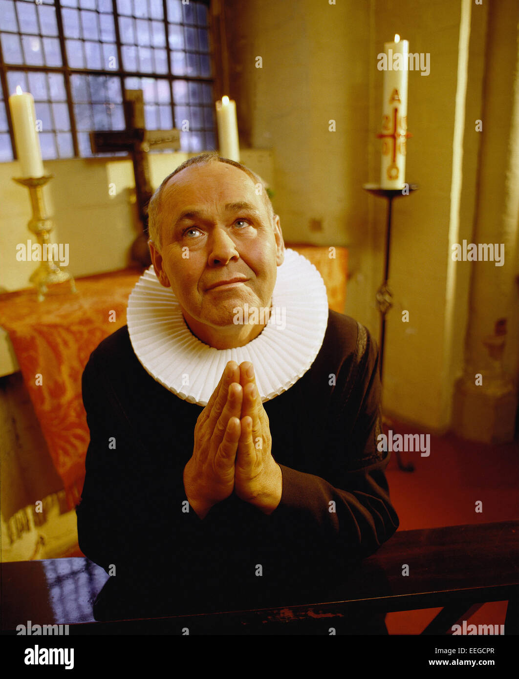 Hamburg, Deustchland, praying pastor Stock Photo - Alamy