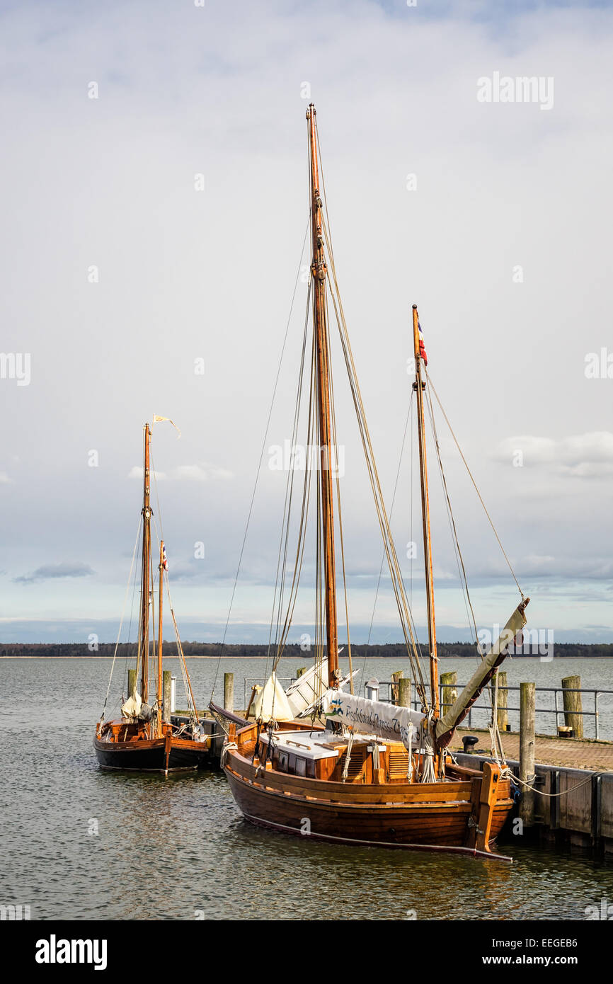 Water sailing ships hi-res stock photography and images - Alamy
